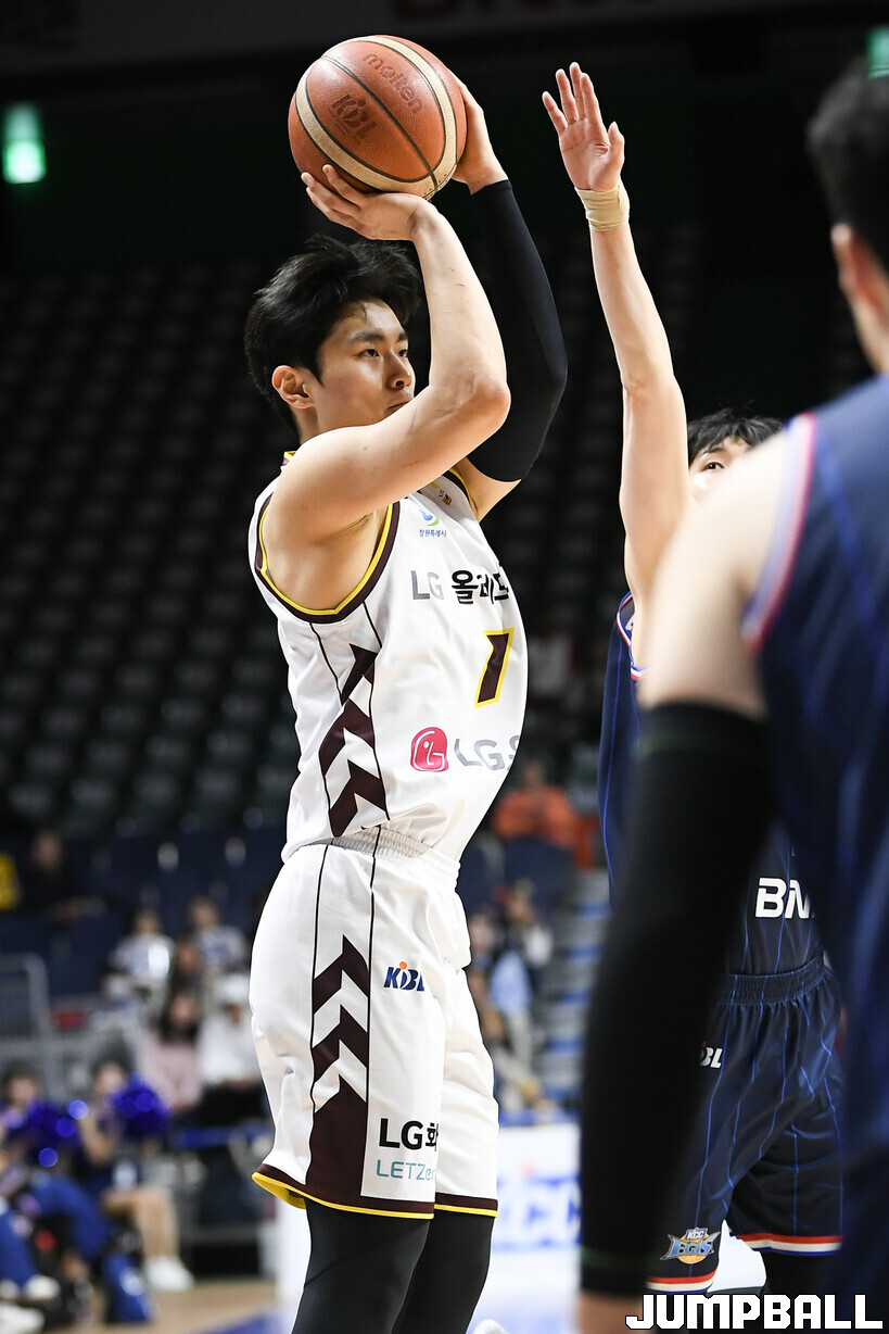 타마요·유기상 날아 올랐다! '송골매 군단' LG, PO 좌절된 KCC 대파하고 단독 2위 도약