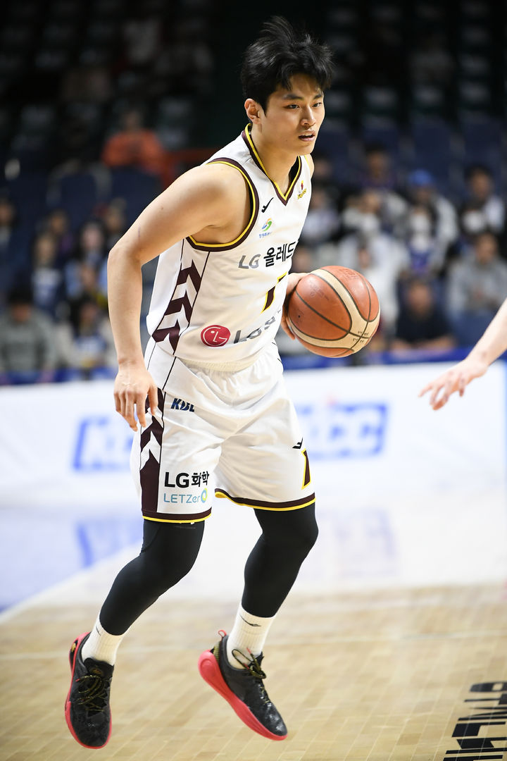 프로농구 LG, KCC 잡고 2위 탈환…한국가스공사는 PO 확정(종합)