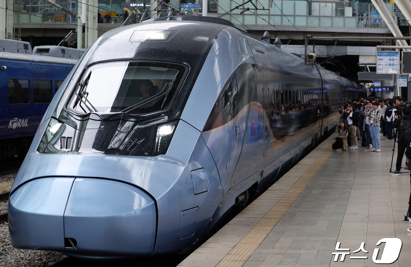 KTX 개통 21주년, 지구 1만 7000바퀴 달렸다…11억명 넘게 탑승