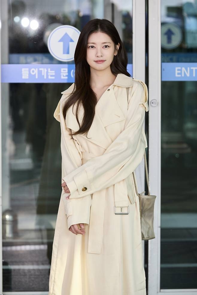 한예종 수석에 비율까지 완벽…163cm·44kg 여배우, 공항부터 레전드