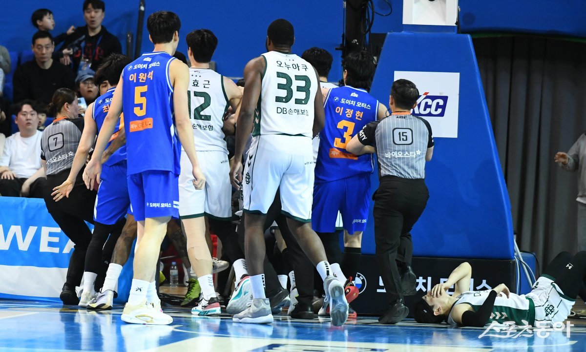 U3-T4 나온 삼성-DB 난투극 관련 KBL 재정위 개최…NBA 유사 사례와 달랐던 현장 심판진의 판정엔 큰 아쉬움