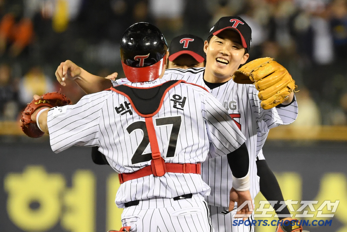 151km 킬러로 불리운 천적을, 95km '흑마구'로 이겨버렸다...외인도 필요없다. 현 KBO 최강 선발은 이 선수다
