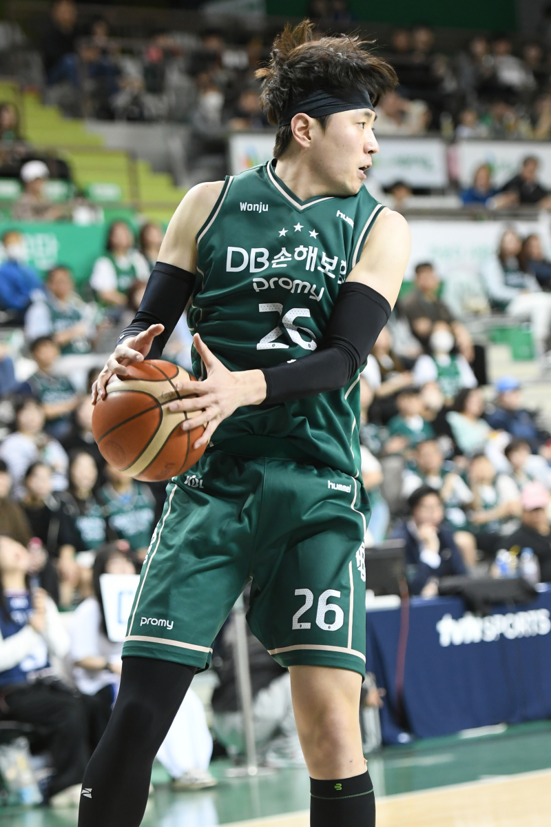 [IS 원주] ‘PO 싸움 끝까지 간다’ DB, KCC 꺾고 6강 희망 살려…알바노 22점 11어시스트 맹폭