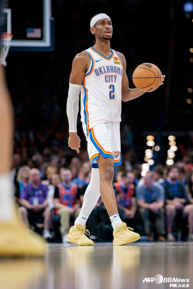 ‘초대박’ MJ 넘은 SGA, 생애 첫 MVP 진짜 보이네!…61년 만에 NBA 새 역사 “레전드들과 어깨 나란히”