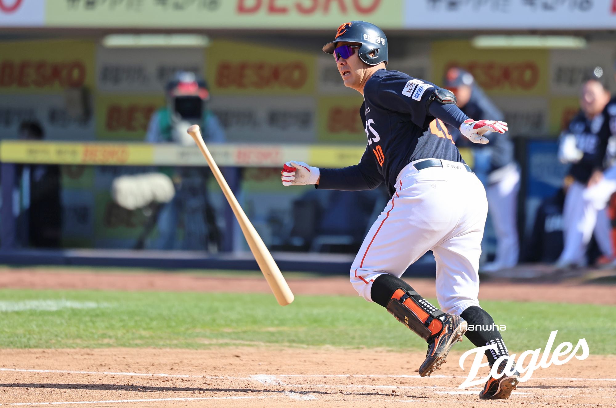 한화, KBO 최초 '퍼펙트' 내줄 뻔…37세 포수가 몸까지 던졌는데 '달랑 1안타'→5일 역전승 신기루였나? [대구 현장]