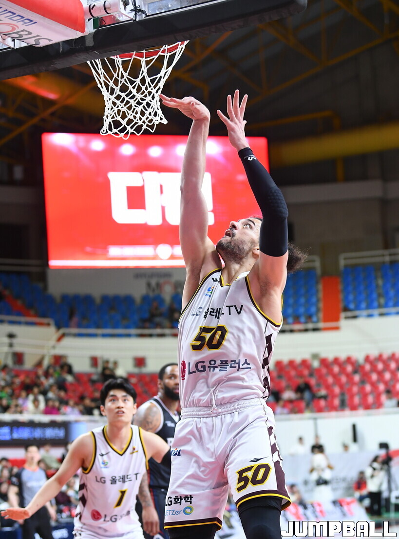 [JB 위클리 MVP] LG 3년 연속 4강 직행 이끈 ‘코트의 지휘자’ 양준석 & ‘리바운드 황제’ 마레이