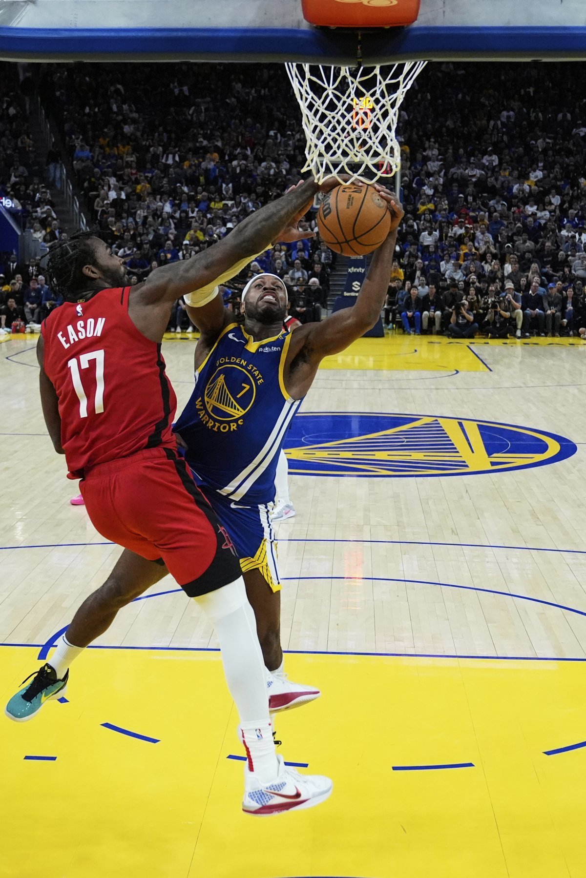 ‘요키치 PIT 뛰나?’ 5위 덴버도 안심 못하는 치열한 NBA PO 전쟁…서부 콘퍼런스 ‘봄 농구’ 향한 막판 레이스 뜨겁다