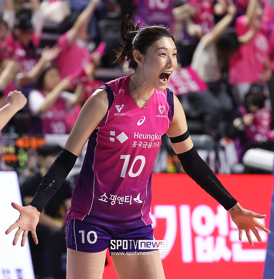 [포토S] 포효하는 김연경, '1세트 우리가 이겼다!'