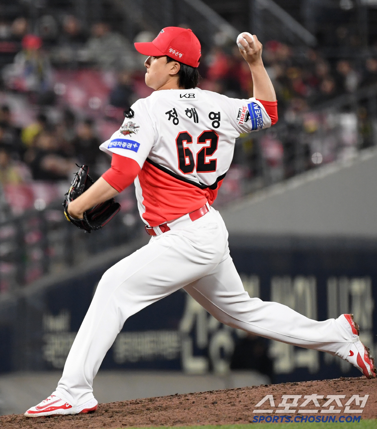 3실점 충격 블론 패전, 세이브왕 2연패 위한 초강력 예방주사였나...151km 돌직구가 돌아왔다