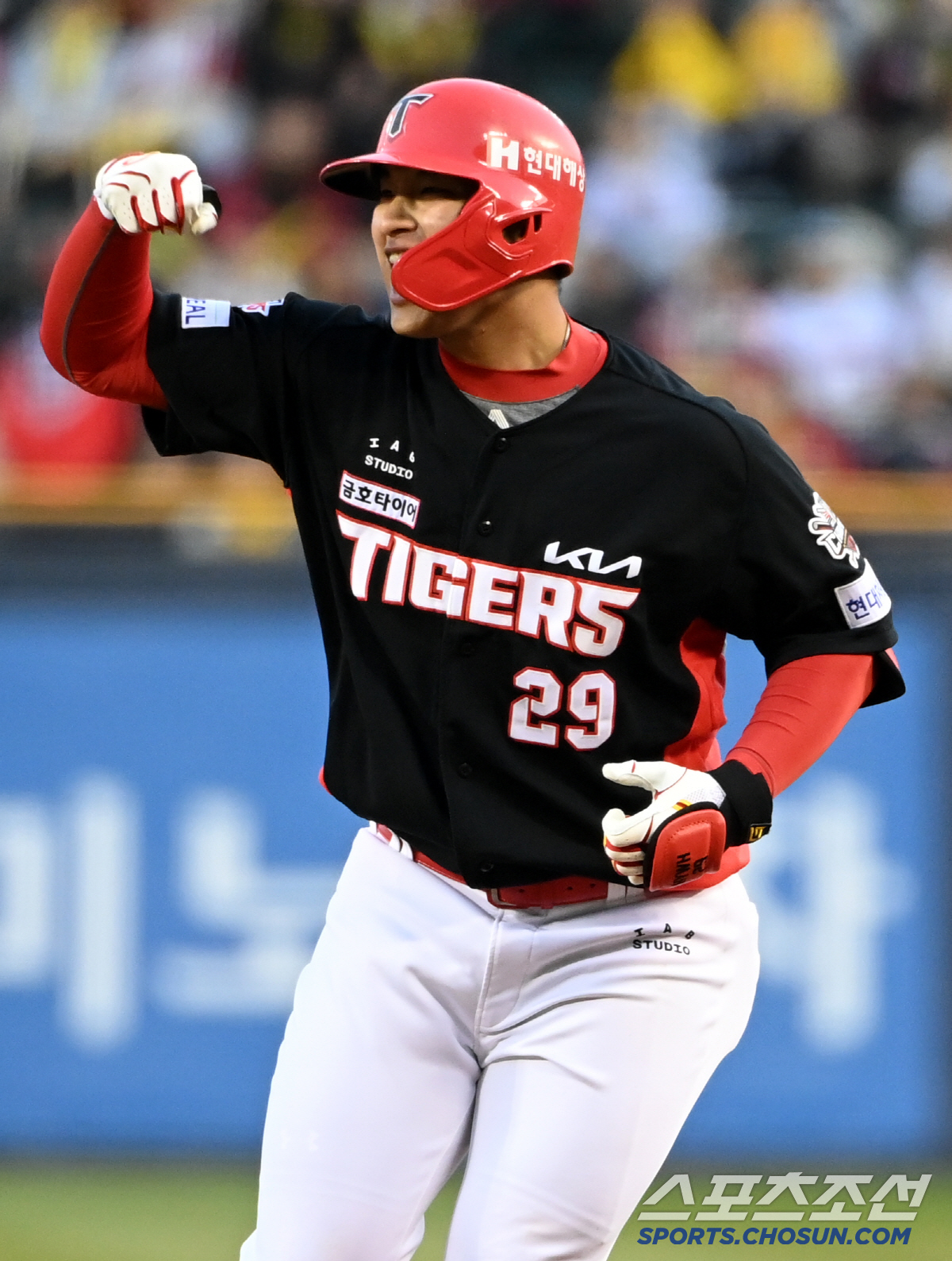 "홈런은 네 전부가 아냐!" MVP 공백은 잊어라. 꽃감독 쓴소리 결국 대성공…7년차 늦깎이 유망주의 '대오각성' 이유 있었네 ...
