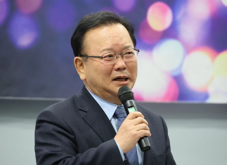 김부겸 "대선 경선 불참…정권교체 함께할 것"