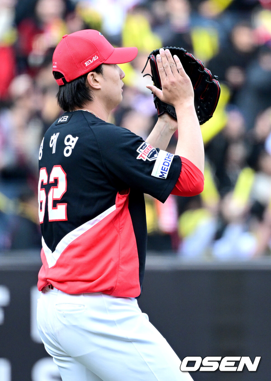 충격의 첫 불론이 약이었나...202안타맨도 151km 헛스윙 삼진, 세이브왕 반가운 '스피드업'