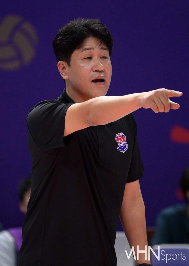 도로공사 김종민 감독 "A 코치 폭행한 적 없다...막는 과정에서 닿았을 뿐"...윤리센터 조사 초기 착수