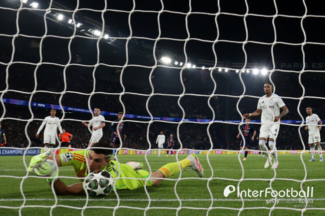 [UCL ISSUE] '모자 도발'의 엔딩은 킥오프 전부터 '욕설+야유' 폭발…팀은 1-3 역전패