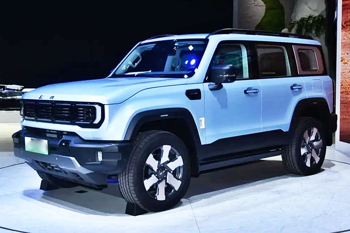 싼타페 급에 주행거리 '1,200km'.. 아빠들 모두가 놀란 가성비 SUV | 오토포크