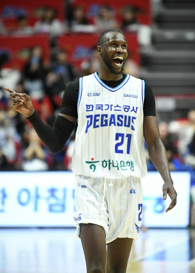 정성우의 수원 침공! ‘복덩이’ 마티앙 초대박! KOGAS, 니콜슨 없이 ‘풀 전력’ kt 잡았다…92.6% 확률 차지 [KBL PO]