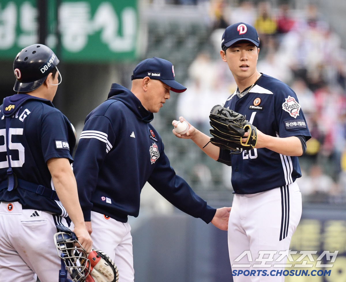 "구위의 10분의 1도 안 나와" 팍팍 밀어줬는데.. 154km 특급 유망주에게 도대체 무슨 일이
