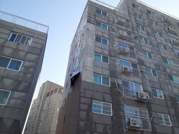 봄의 변덕…15일까지 춥고 비바람