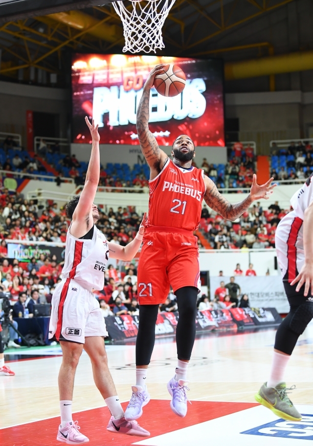 ‘함던컨’ 미쳤다! 현대모비스, 롱+프림 펄펄 날며 1승 9패 ‘천적’ 정관장 잡았다…92.6% 확률 차지 [KBL PO]