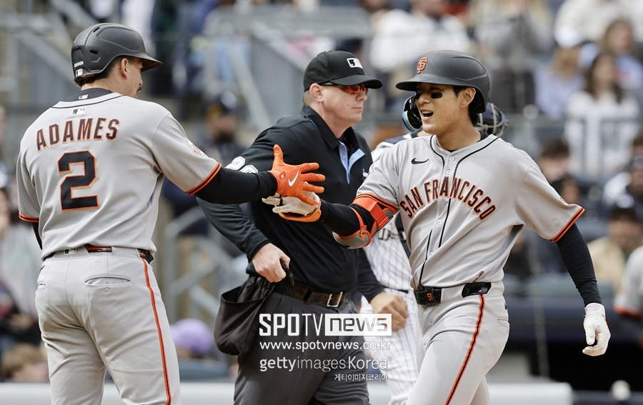 이정후, 연타석 홈런에 OPS MLB 2위 "팀 승리가 중요→이렇게 추운 날씨에서 경기는 처음"