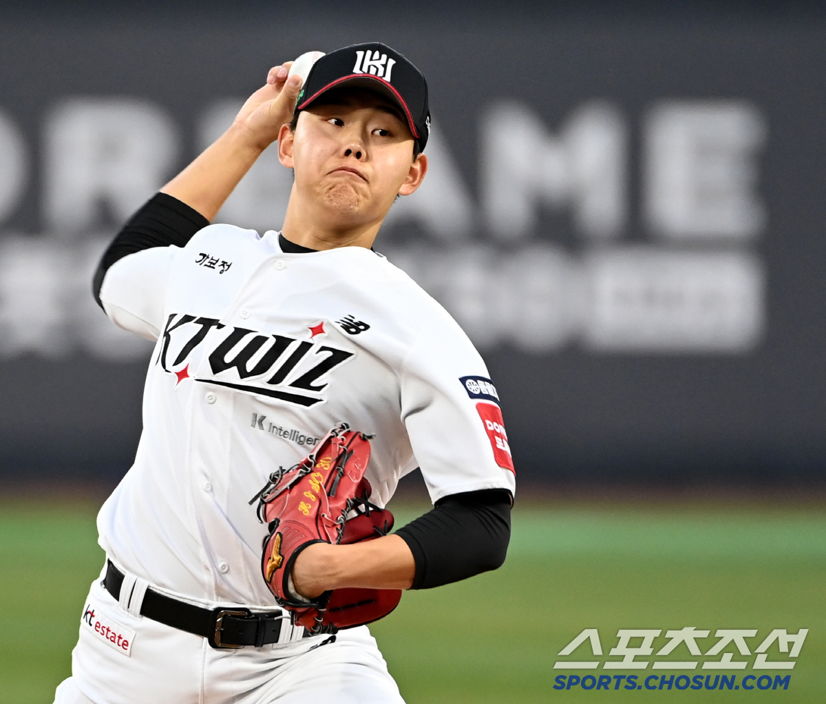 최강 선발 LG가 아니었나? ERA 1위에 KT가 앉았네. 다승은 11승 LG 압도적. LG-KT 선발 라이벌 되나[SC 포커스]