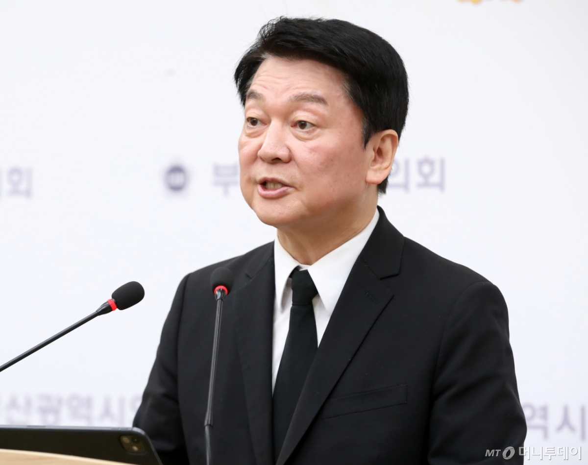 '탄핵 찬성' 안철수가 '찬탄파' 한동훈 집중적으로 때리는 이유?