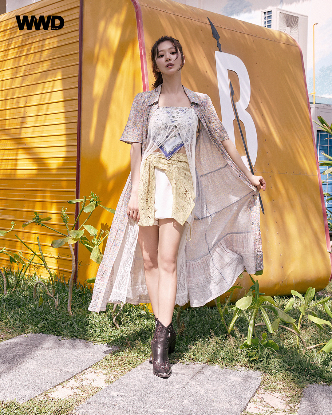 ‘싱그럽다’ 이주빈 “결혼 일찍하고 싶었는데”(WWD화보)