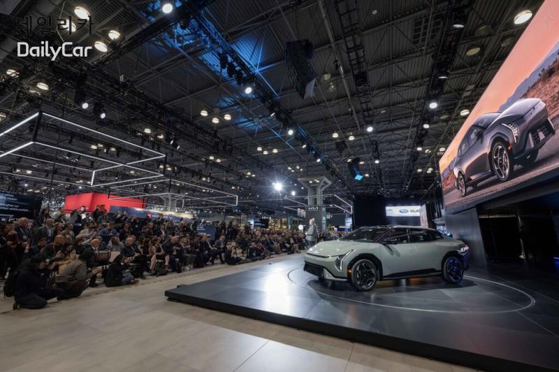 기아, 뉴욕오토쇼서 K4 해치백·EV4·EV9 나이트폴 에디션 공개 | 데일리카