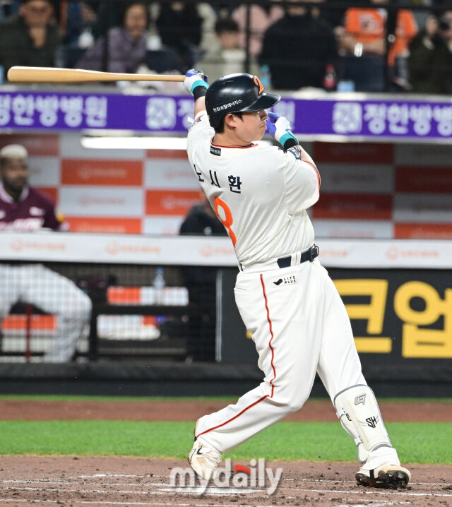 "작년에는 8연승하고 위에서 쭉 내려왔지만"…한화 팬들도 기다리는데, 'KBO 100홈런 -3' 홈런왕도 간절하다