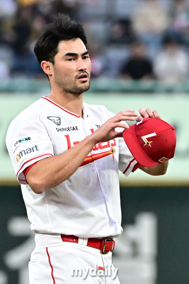 155km KKKKKKKK, 탈삼진 괴물 등장 알리나…'박찬호 닮은꼴' 한국계 투수 첫 선, KBO 데뷔전 어땠나 [MD인천]