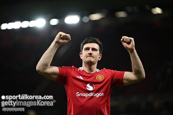 맨유, UEL 4강 진출 성공에도 ‘칼바람 분다’...0G 0A 호일룬 대체자 식별→‘분데스리가 폭격기’ 영입...“맨유 스카우팅 디렉터 확인”