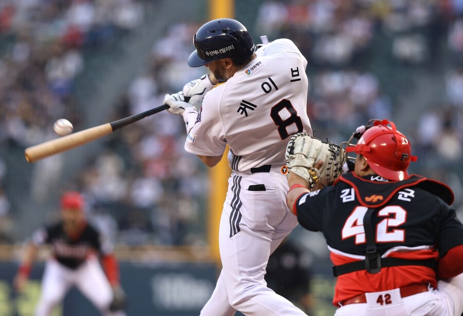 콜어빈 QS 3승+케이브 3타점+KIA 혼 빼놓은 주루까지… 원기 찾은 두산, ‘윤영철 부진+김선빈 부상’ KIA에 완승 ‘2연승’ [잠실 게임노트]