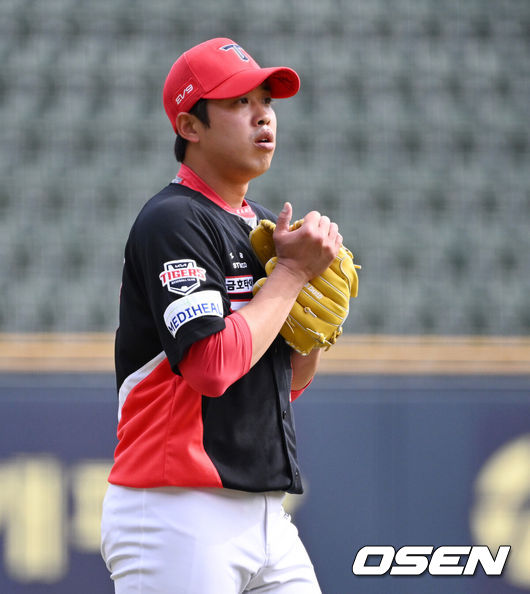 ‘3G 연속 조기강판→ERA 15.88’ 윤영철 결국 1군 말소…꽃감독 임기영 불렀다 [오!쎈 잠실]