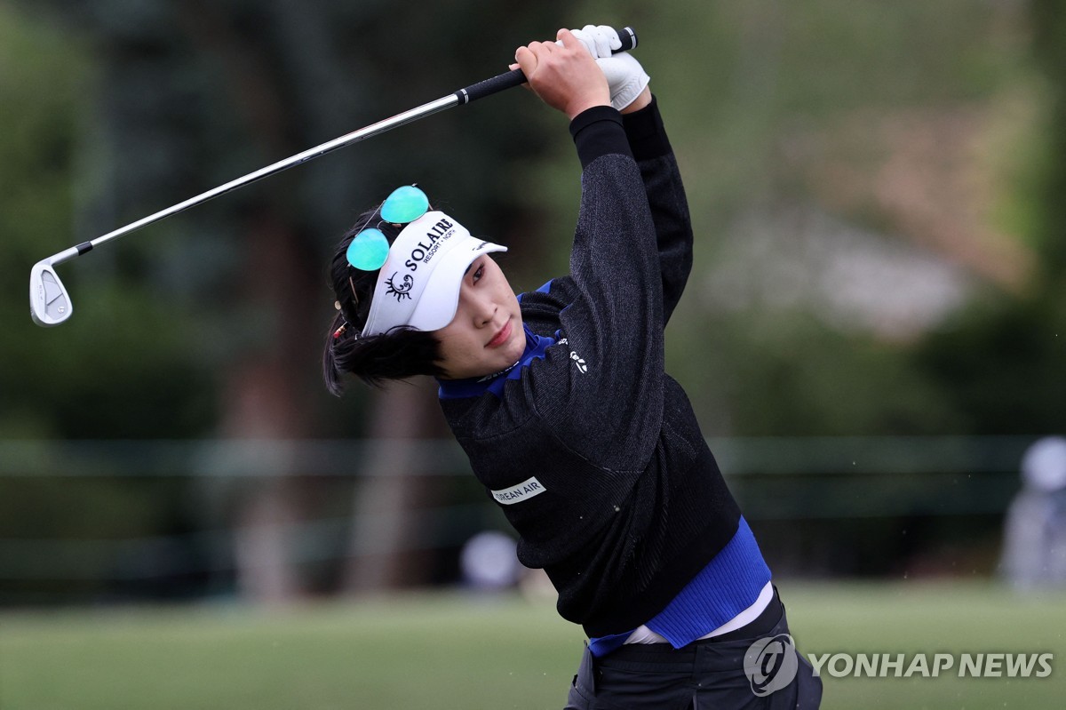 윤이나, LPGA LA 챔피언십 3R 8언더파 맹타…데뷔 첫 승 도전