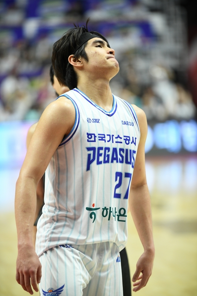 ‘The King’ 허훈은 역시 최고! kt, ‘투혼 그 자체’ KOGAS 넘었다…4강서 SK와 ‘통신사 더비’ [KBL PO]