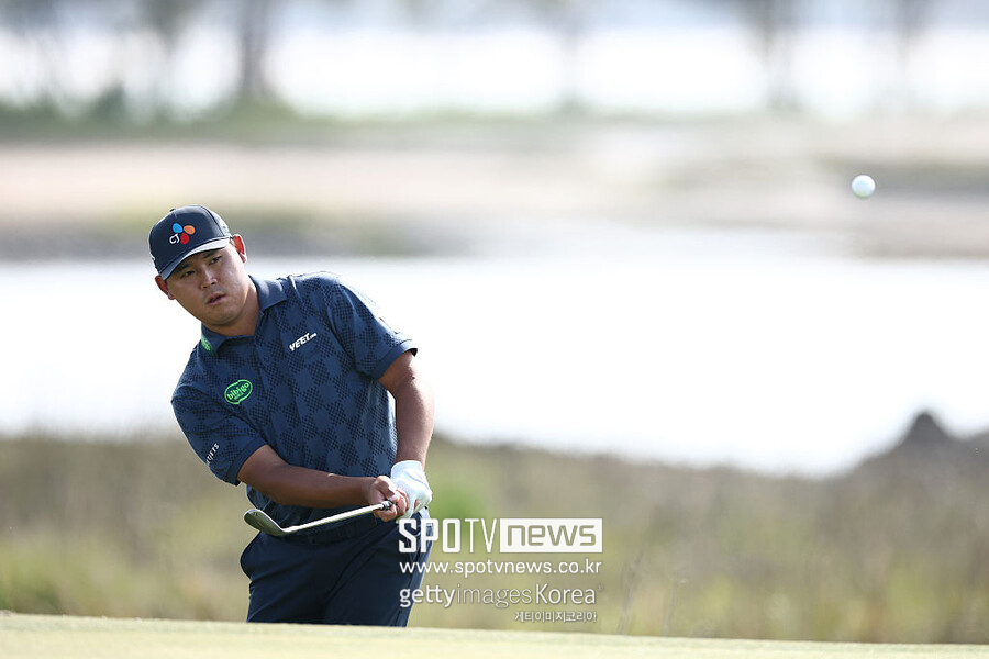 '한국 선수 최초+56억원 보인다'...김시우, RBC 헤리티지 3R 단독 선두 → 시그니처 우승 도전