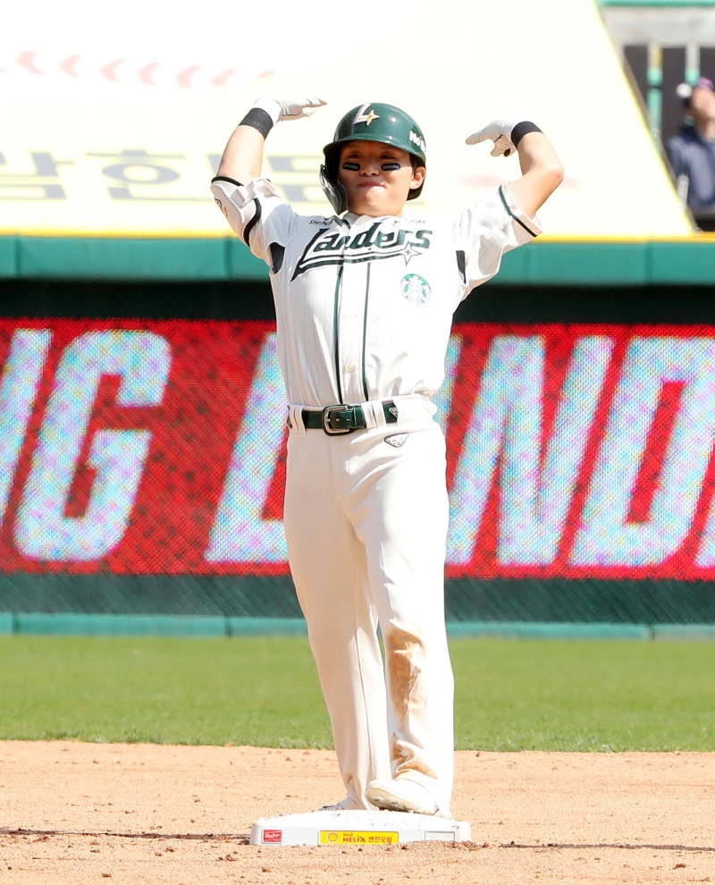 'KKKKKKKK+최고 158km' 앤더슨 시즌 첫 승!...SSG, LG 9-3 완파하고 6연패 탈출 [문학:스코어]