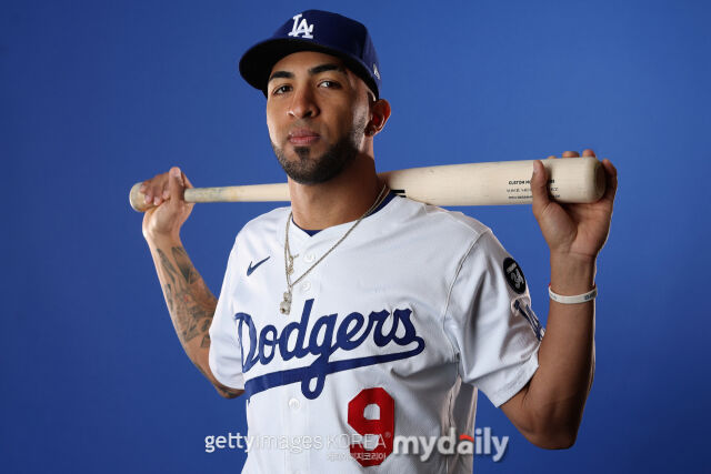 '출산 휴가 복귀' 오타니 유탄 맞은 2017 NLCS MVP, 콜업 2G 만에 DFA…김혜성에게 호재 되나?