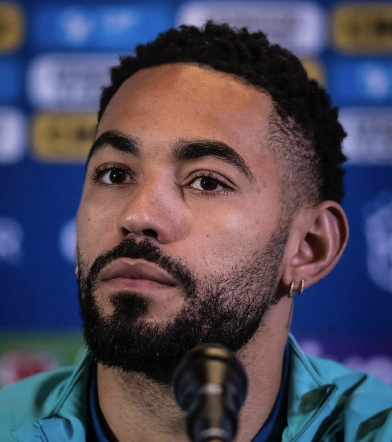 ‘충격’ 이적 선언→맨유 팬들과 노닥노닥 포착…떠날 가능성 100%, 강등 위기서 팀 구하고 간다