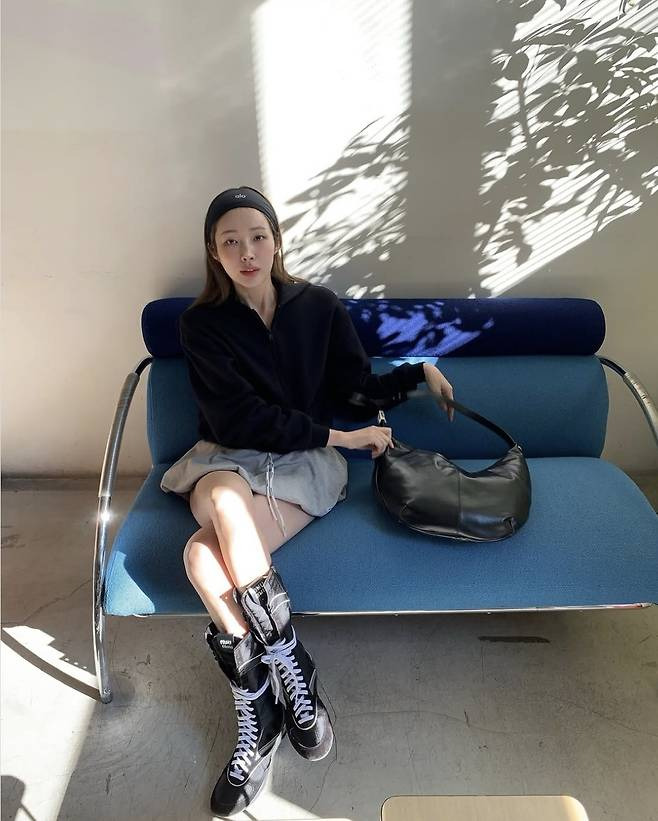 “운동 나가는 줄 알았는데 화보였네” 170cm·47kg 여배우, 스포티 데일리룩 | 대본은 내운명