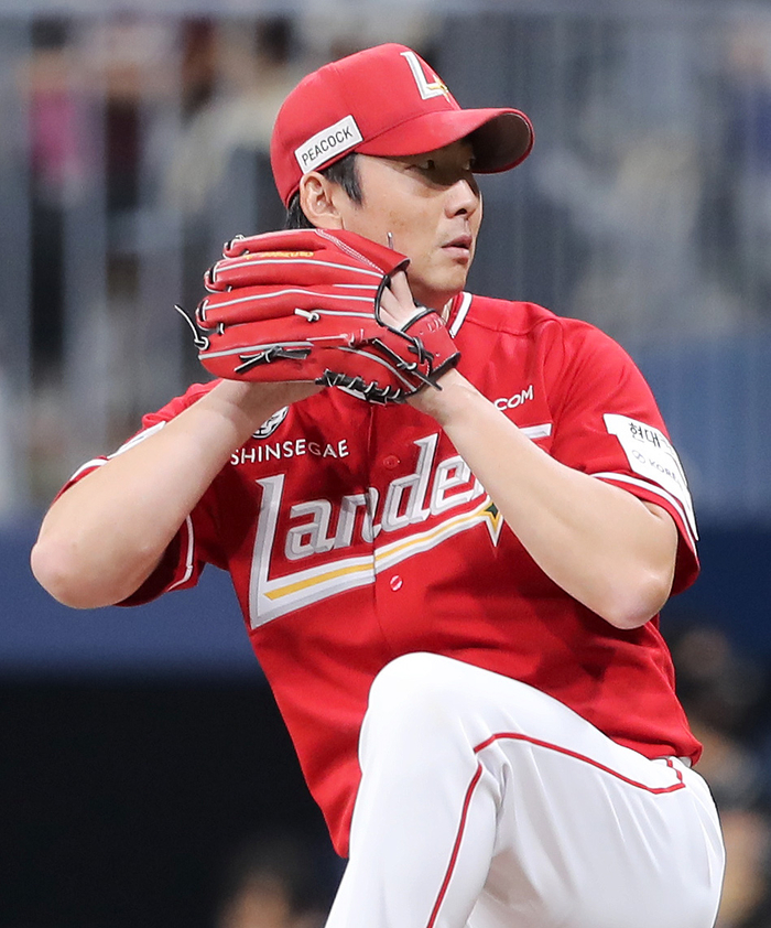 최준우 ‘3타점’+문승원 ‘시즌 2승’…SSG, KT에 6-5 한점 차 승리 ‘위닝’ [SS수원in]