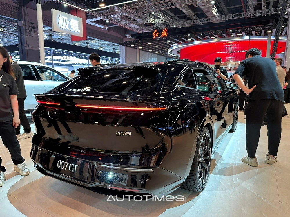 [2025 상하이] 지커, 왜건형 전기차 007 GT 선보여