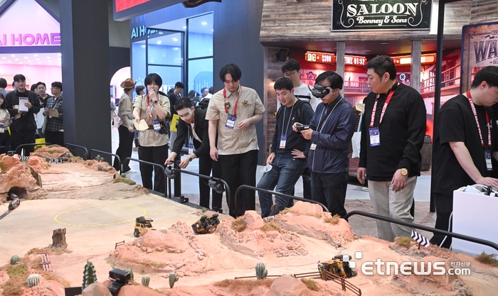 [WIS 2025] AI 골드러시 재현한 SK텔레콤, 금광 캐며 AI 기술 체험