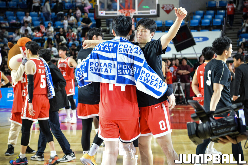 [뒷북STAT] 승률 25% 경기를 이긴 SK, 2Q 징크스 이어간 KT