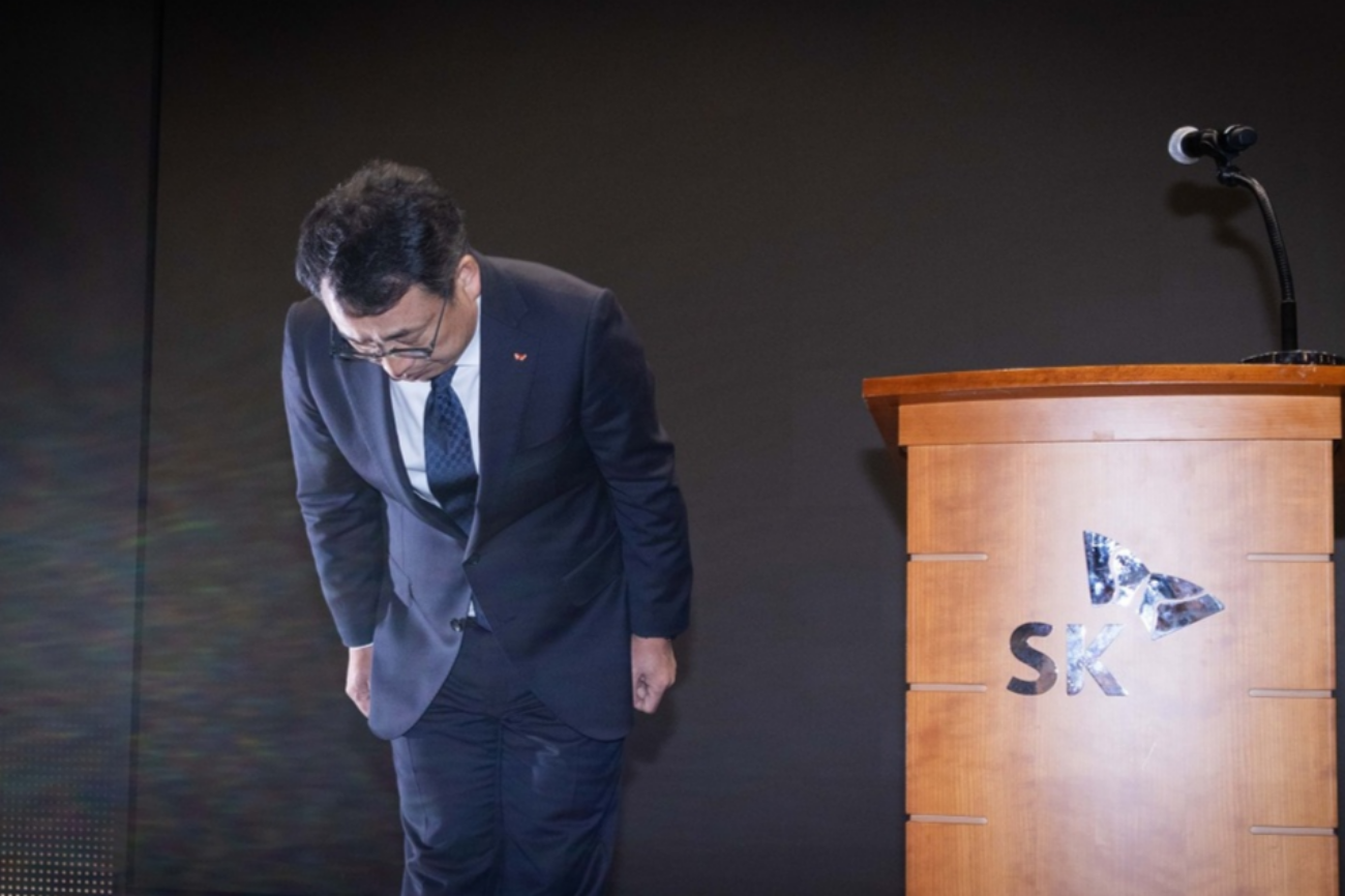 '해킹 사고'에 고개숙인 SKT 유영상 CEO…SKT, 모든 고객 유심 무료 교체 | AI포스트(AIPOST)