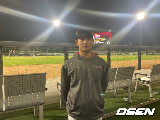 KKK 데뷔 첫 승 감격, 158km 특급루키 도전장 "엄청 대단한 도영선배와 상대하고 싶다"