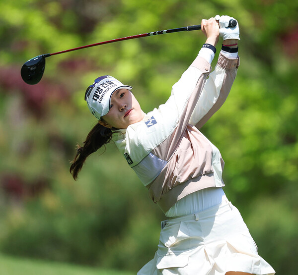 견고해진 김민선7, 덕신EPC 챔피언십 우승에 성큼 [KLPGA]