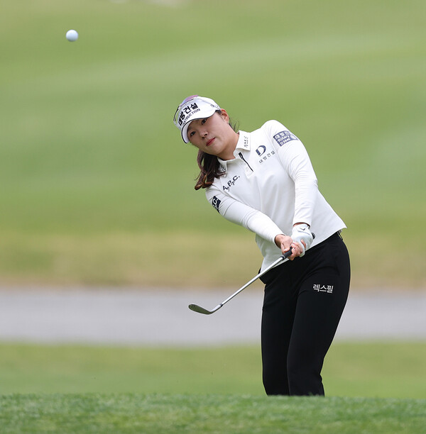 칩샷을 시도하는 김민선7 [KLPGA]