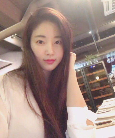 키 173cm에 47세라고 아무도 믿지 않는 여배우"도대체 얼마나 예쁘길래" | 셀럽뉴스