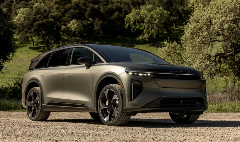 ''한국산 부품 썻다'' 제로백3.5초 완충 700km 주행가능 괴물 SUV 신형 공개 | 오버히트